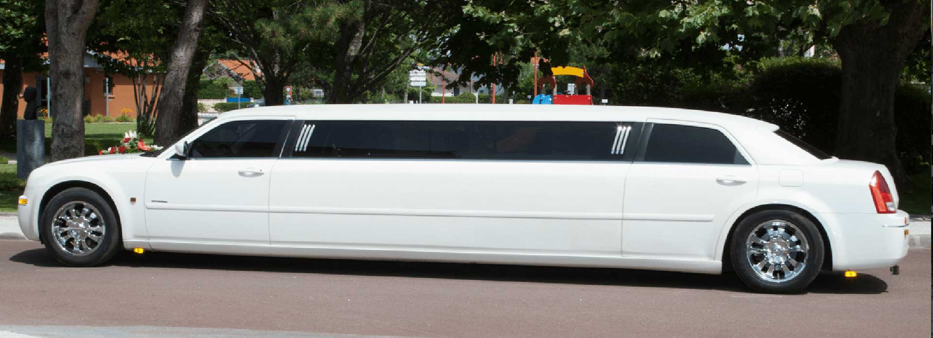 Stretch Limo service in Chicago || Pharaoh's Luxury Limo Service